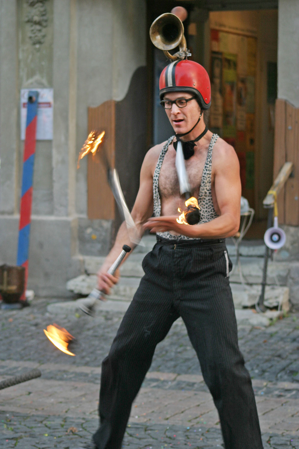 Arthur Earthfarben – Straßenshow | Theater Dramaukles - Dipl ...